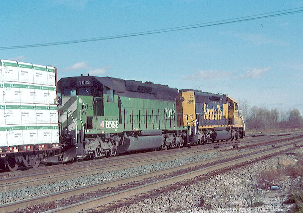 BNSF SD-40-2 7023